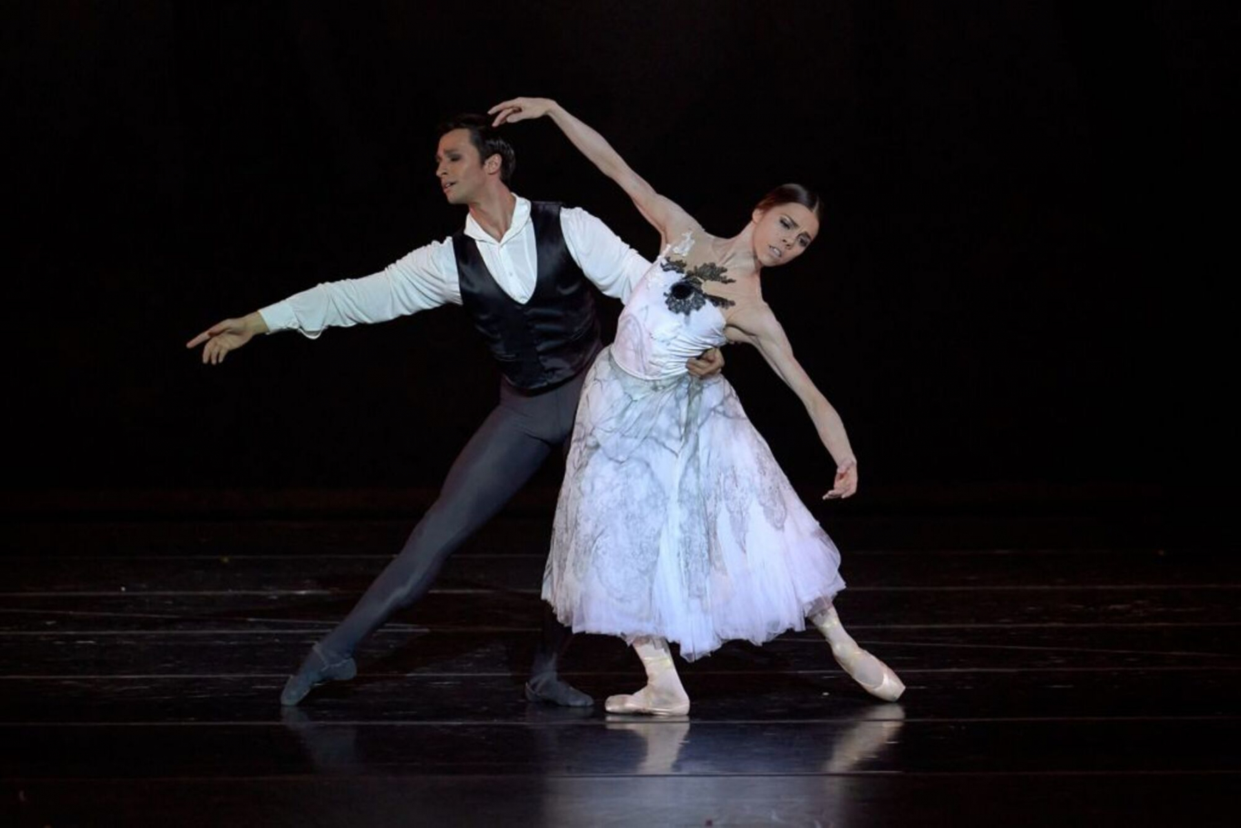 Meet our dancers: Ana María Calderón – Compañía Nacional de Danza